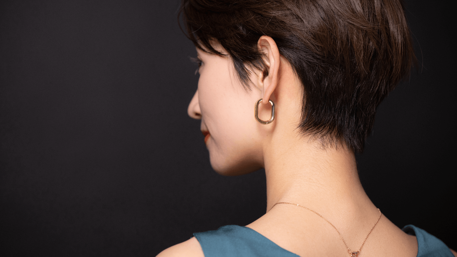 うなじ脱毛はしないほうがいい？後悔しないためのコツを解説 | アステリアクリニック【公式】